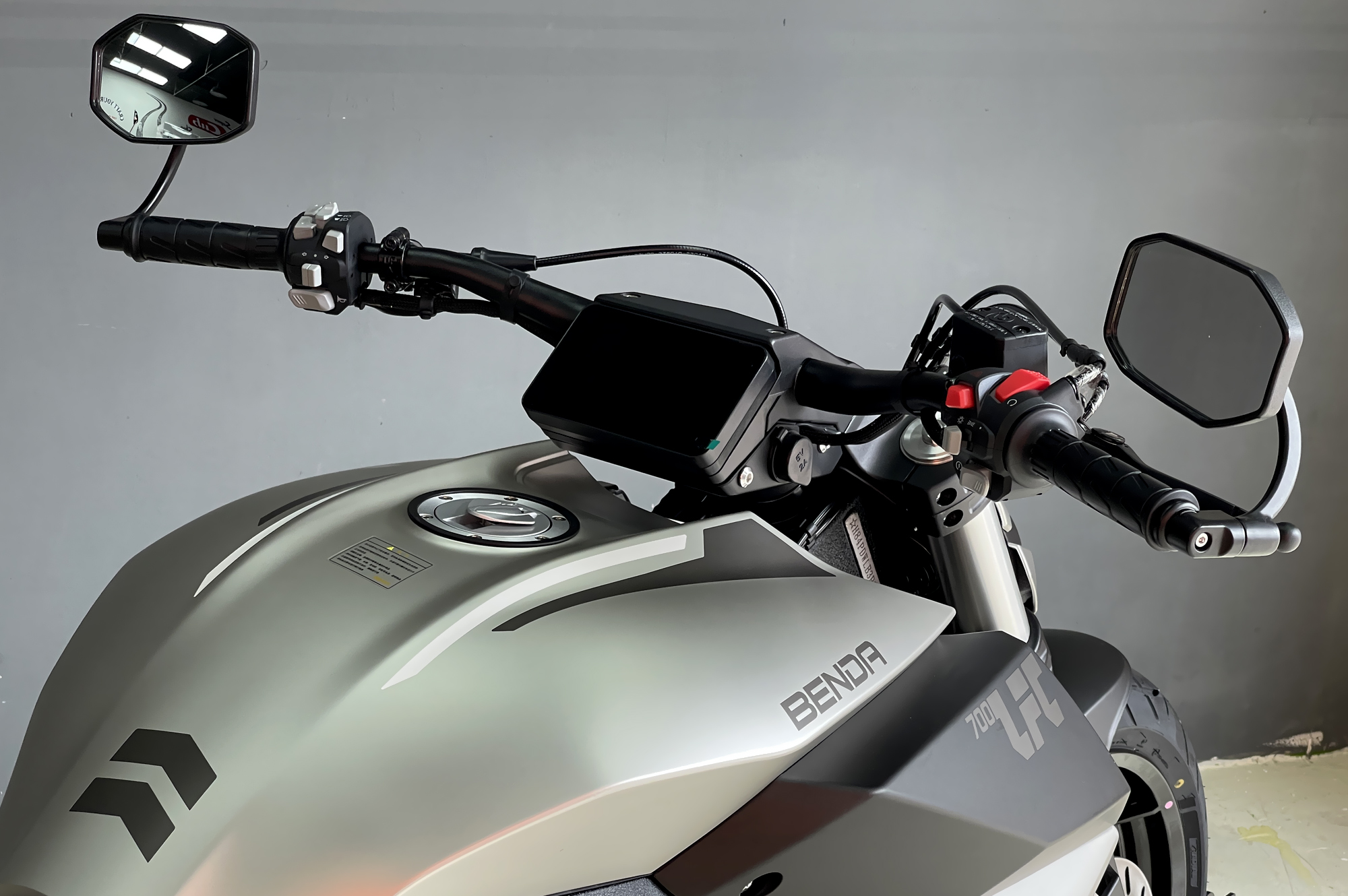 Benda FLC 700, Phấn Phối Chính Hãng, Giá 250 Triệu, Trang Bị Linh Kiện ...