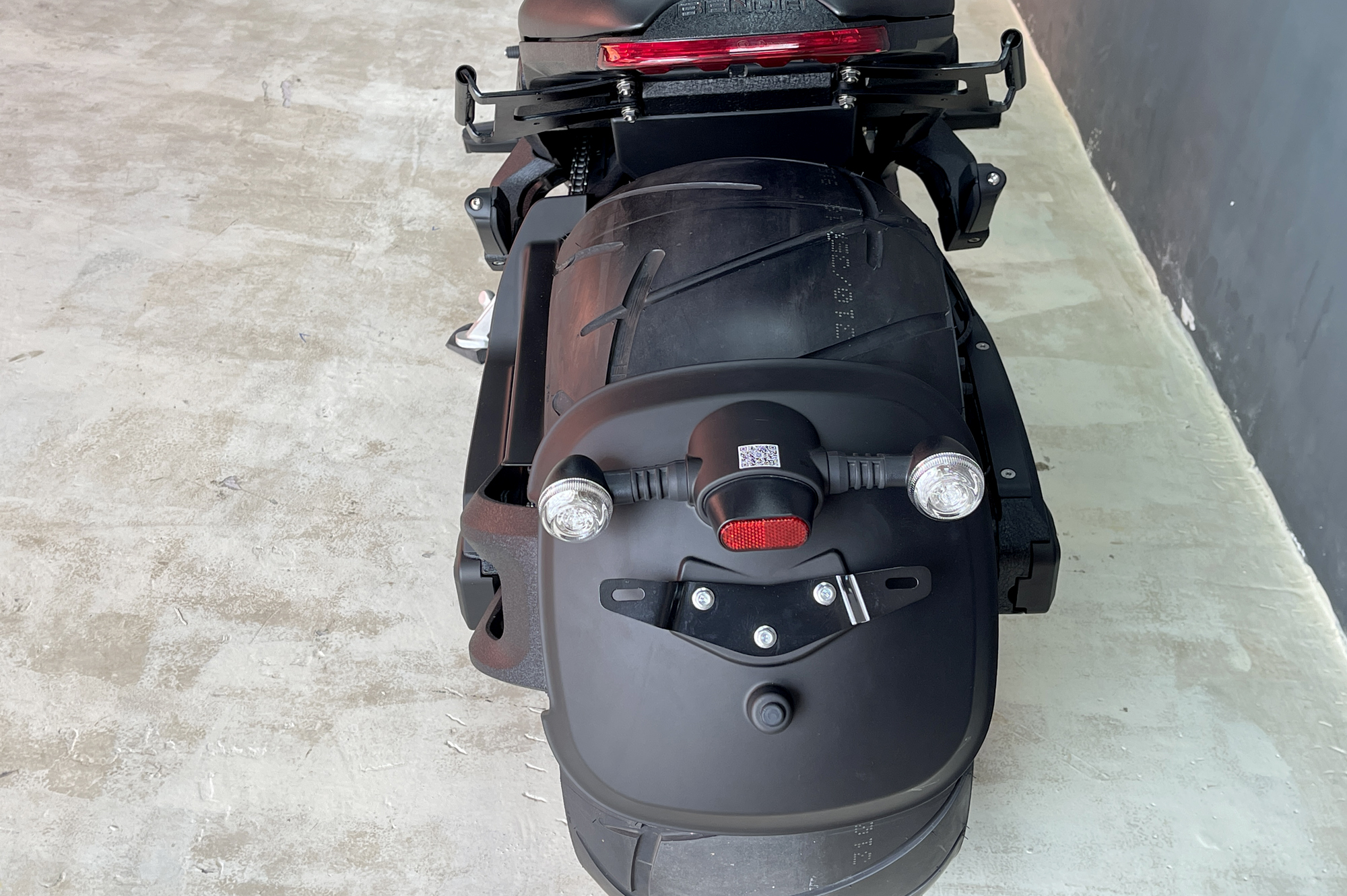 Moto Benda 700 4 máy ngang đã về Việt Nam, giá hơn 200 triệu