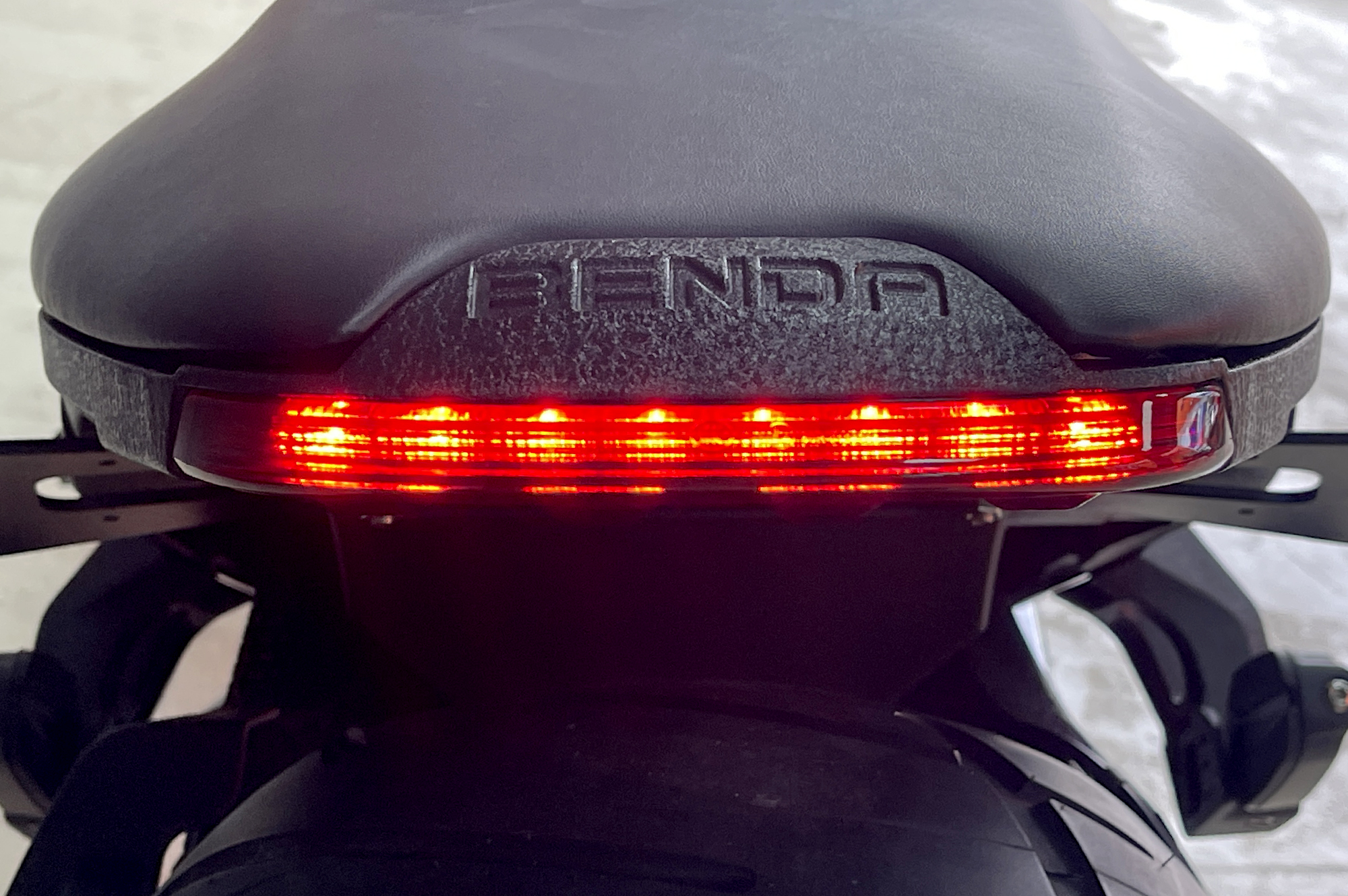 Moto Benda 700 4 máy ngang đã về Việt Nam, giá hơn 200 triệu