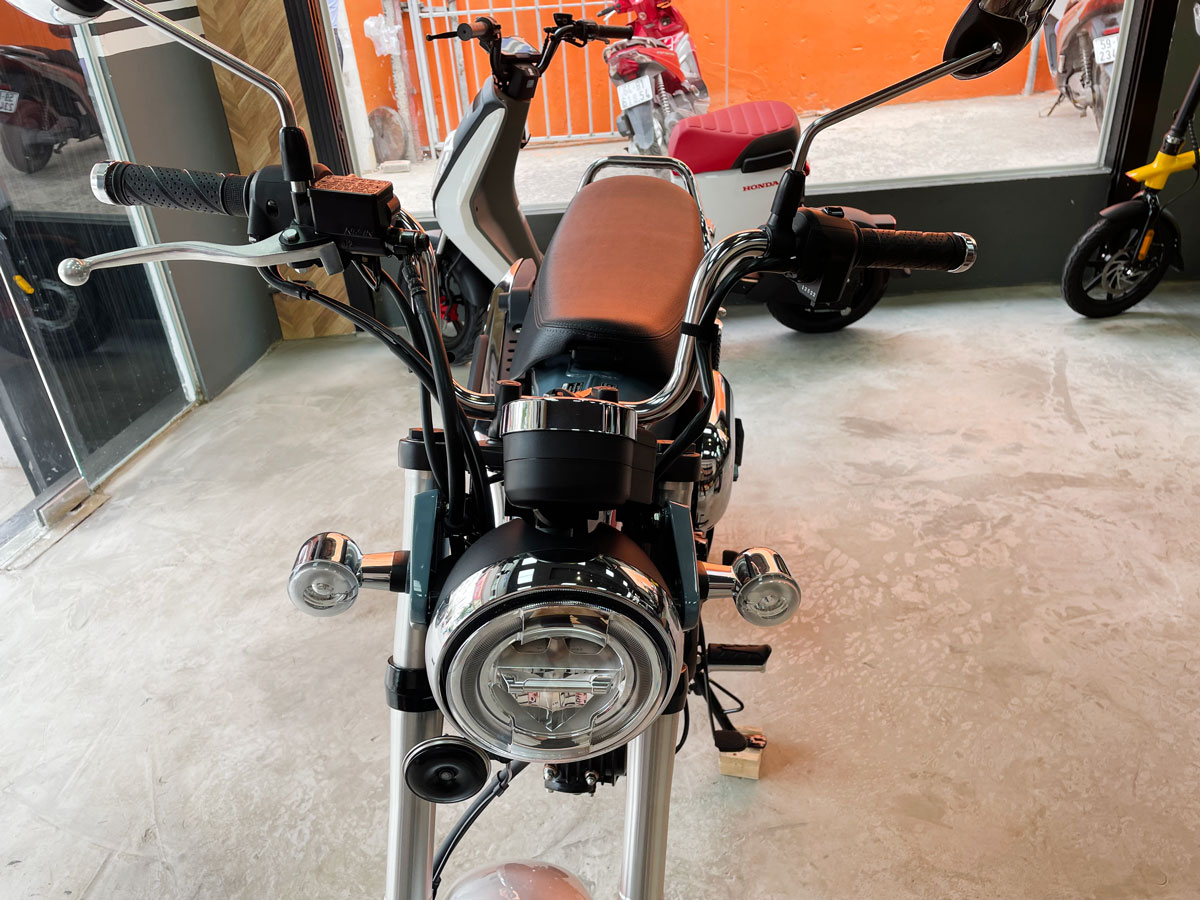 Ngôn ngữ thiết kế trong Honda Dax ST125 ABS tại cửa hàng bán xe Sài Gòn